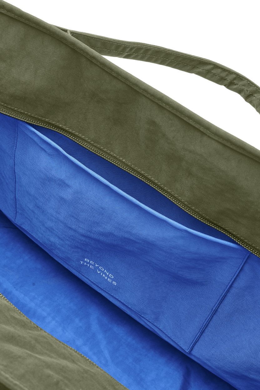 Crunch Carryall 03 | Beyond The Vines